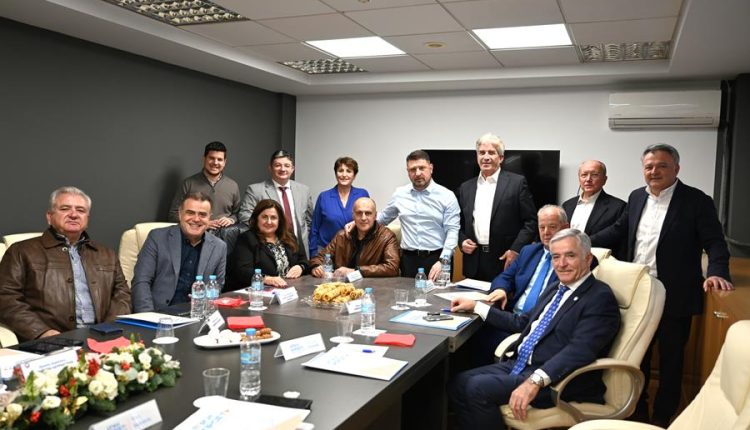 Νίκος Χαρδαλιάς: Συνάντηση με τους δημάρχους της ανατολικής Αττικής ...